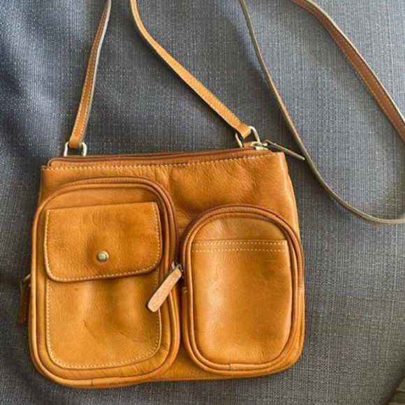 Fossil | Bags | Vintage Fossil Leather Crossbody Sling Over Shoulder ...